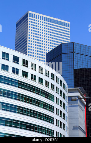 Looking north up Broadway from the southern tip of Manhattan through ...