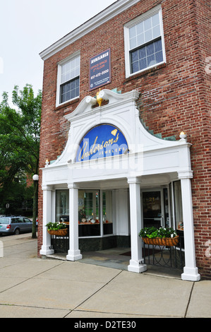 Downtown Wellesley, Massachusetts, USA Stock Photo - Alamy