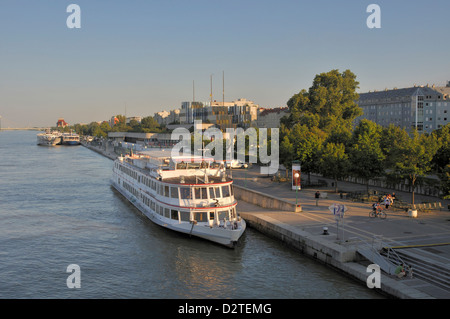 Vienna, Handelskai, Danube, Austria, 2. district Stock Photo - Alamy