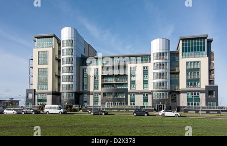 Western Harbour housing development complex Platinum Point in Leith ...