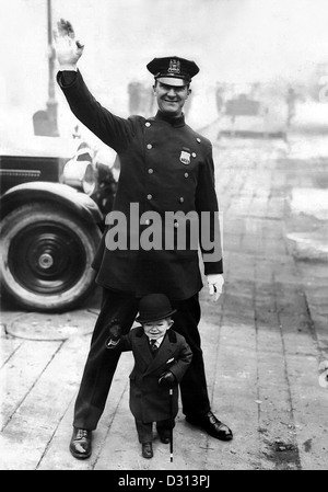 Clarence "Major Mite" Howerton Stock Photo - Alamy