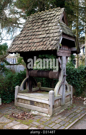 The village well, Rous Lench, Worcestershire, England, UK Stock Photo ...