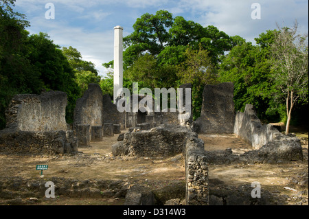 Great mosque and pillar tomb, Mnarani ruins, Kilifi, Kenya Stock Photo ...