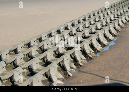 Concrete groynes on New Brighton beach on the Wirral Stock Photo - Alamy