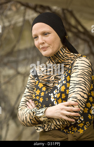 GREY GARDENS, Edith Bouvier Beale (back left), daughter Edith Bouvier ...