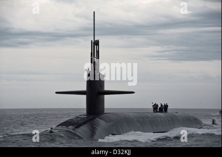 The nuclear-powered strategic missile submarine USS ALABAMA (SSBN-731 ...