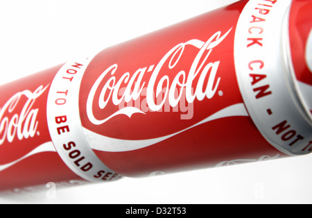 Coca Cola Multipack Cans Stock Photo - Alamy