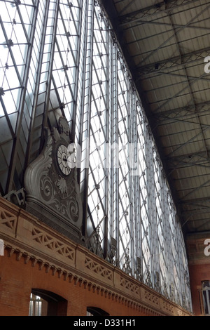 clock time atocha station madrid spain renfe train Stock Photo - Alamy