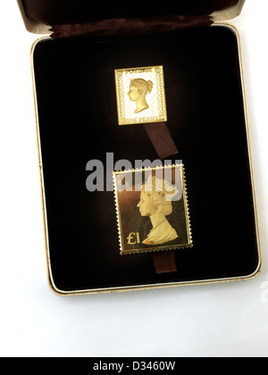 Gold Stamp One Pound Machin Queen Elizabeth II Hallmark Replica 1973 ...