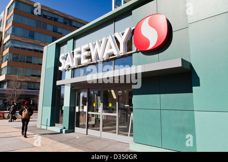 Safeway supermarket storefront - Washington, DC Stock Photo - Alamy