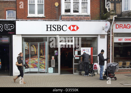 A small branch of HSBC bank in Thame, Oxfordshire, UK Stock Photo - Alamy