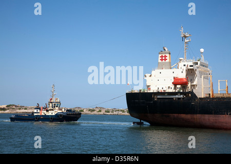 The MV Ken Ann Maru Dry Bulk Cargo Carrier arriving in Newcastle ...