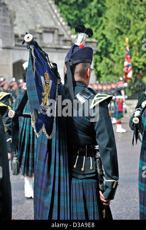 Piper, Band of the Argyll and Sutherland Highlanders. Balmoral, Royal ...
