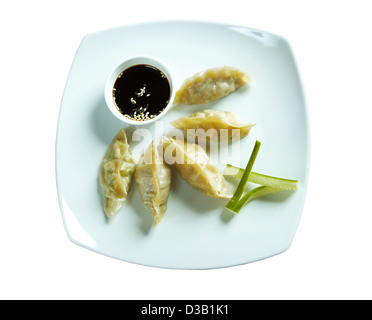chinese Traditional style dumplings in bamboo tray Stock Photo - Alamy
