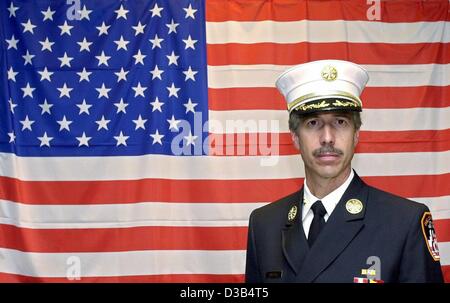 (dpa) - Joseph Pfeifer, leader of the first squad of the Fire ...