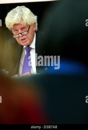 (dpa) - Wim Duisenberg, President of the European Central Bank (ECB ...