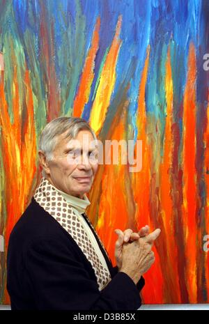 (dpa) - US actor and artist Gordon Mitchell poses in front of one of ...