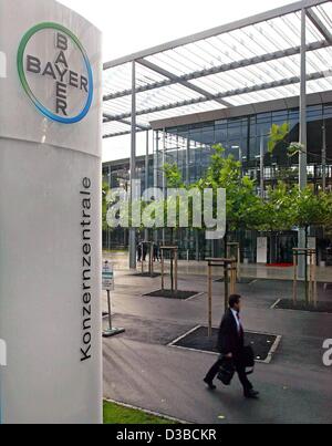 (dpa) - View of the new headquarters of Bayer AG, Leverkusen, Germany ...