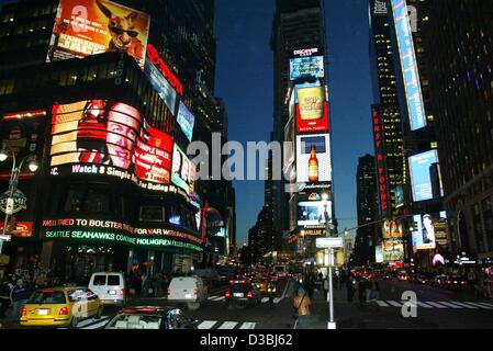 2003 View of Times Square in New York City is filled with electronic ...