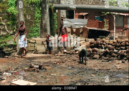 Slums of Freetown, Sierra Leone Stock Photo: 74614258 - Alamy