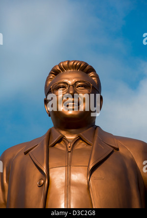 Mansudae Grand Monument, statue of former President Kim Il-Sung ...