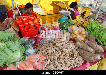 CARIBBEAN FRUIT AND VEGETABLE MARKET,DOMINICA Stock Photo - Alamy