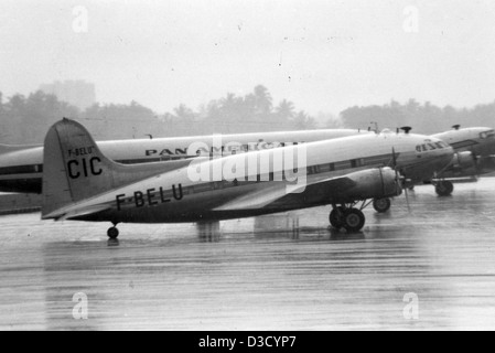 The Boeing 307 Stratoliner, a revolutionary airliner from the 1930s ...