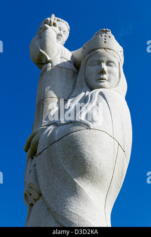 Our Lady of the Isles by Hew Lorimer. The sculpture of the Madonna and ...