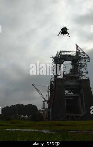 NASA’s 'Mighty Eagle' robotic lander successfully performs a 100-foot ...