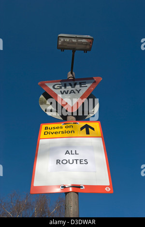 buses on diversion all routes sign, below give way sign, richmond upon ...