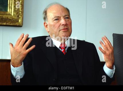 (dpa) - Roland Hartung, Chairman of the Management Board of the energy ...