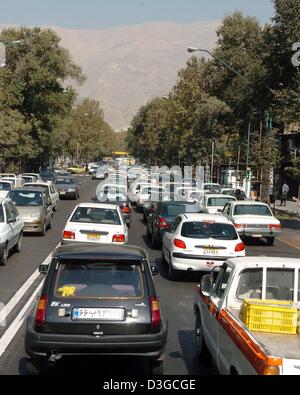 geography / travel, Iran, Tehran, street scene, the old Post Telegraph ...