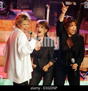 (dpa) - The three singers from Scandinavia, (from L:) Wencke Myhre, Siw ...
