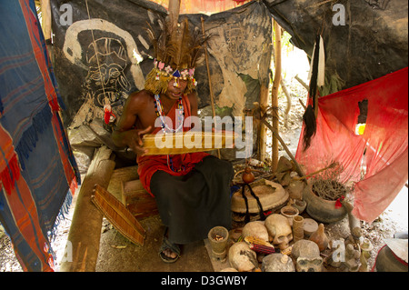 Mijikenda man, Ngomongo village, Kenya Stock Photo - Alamy
