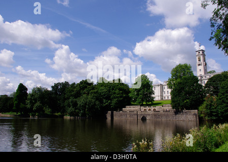 Nottingham University lake Stock Photo - Alamy