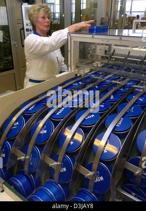 (dpa) - The production of Nivea body lotion at the production plant of ...