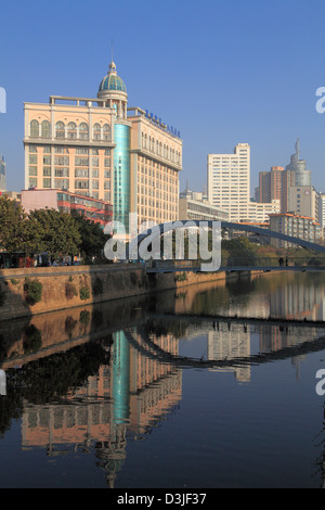 China, Yunnan, Kunming, skyline, Panlong River, boatmen Stock Photo - Alamy