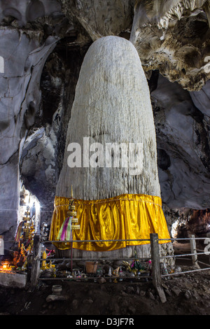 Muang On Cave Stock Photo - Alamy