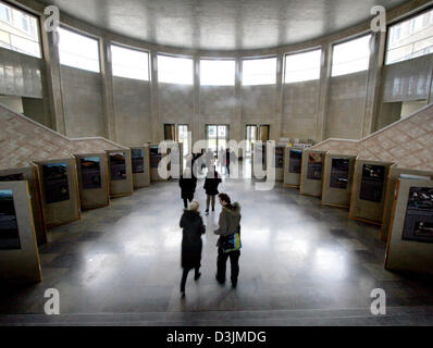 The IG Farben Building, Frankfurt, in winter condition Stock Photo - Alamy