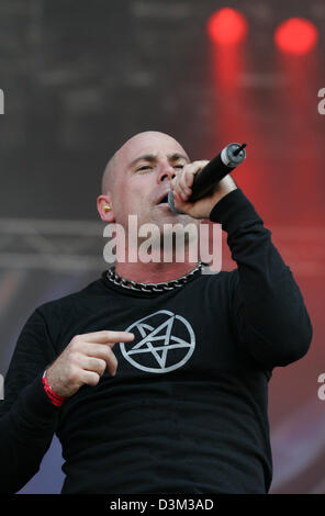 (dpa files) - John Bush, lead singer of the US heavy metal band Anthrax ...
