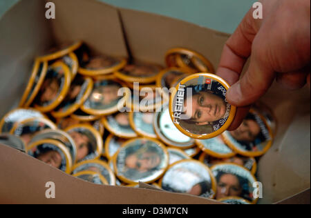 (dpa) - Anja Osthoff, sister of kidnapped German archaeologist Susanne ...