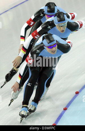 The German Speed Skating team with (L-R) Anni Friesinger, Claudia ...