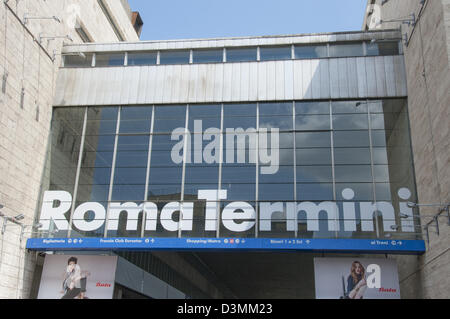 Rome, Termini Station Platform 1 Arrival of the Italian Frecciarossa ...