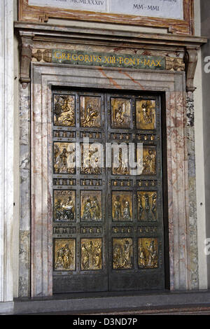 The Holy Door, Porta Sancta, St Peter's Basilica, The Vatican Stock ...