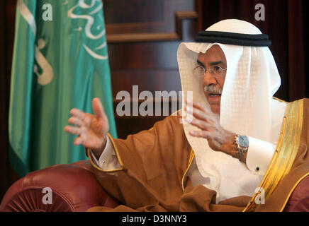(dpa file) - The Saudi Arabian Oil Minister Ali bin Ibrahim al-Naimi is ...