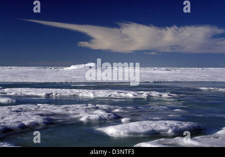 (FILE) - The file picture shows pack ice before Sibirian Bolshevik ...