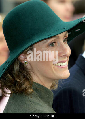 Prince Guillaume of Luxembourg (R) arrives with his wife Princess ...