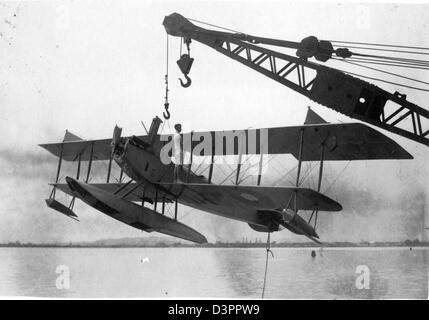Curtiss N-9, location ui, WWI roundels Stock Photo - Alamy