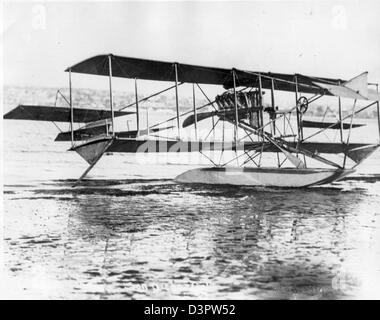 The Curtiss Hydro was a seaplane developed by the Curtiss Aeroplane and ...