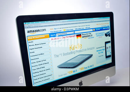 Hamburg, Germany, amazon website on an Apple MacBook Pro Stock Photo ...